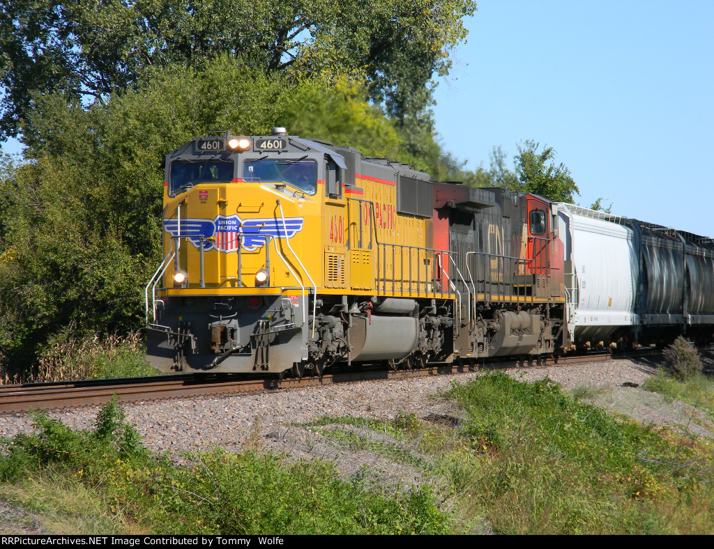 UP 4601 and CN 2641 Lead UP Train MPRPB-29